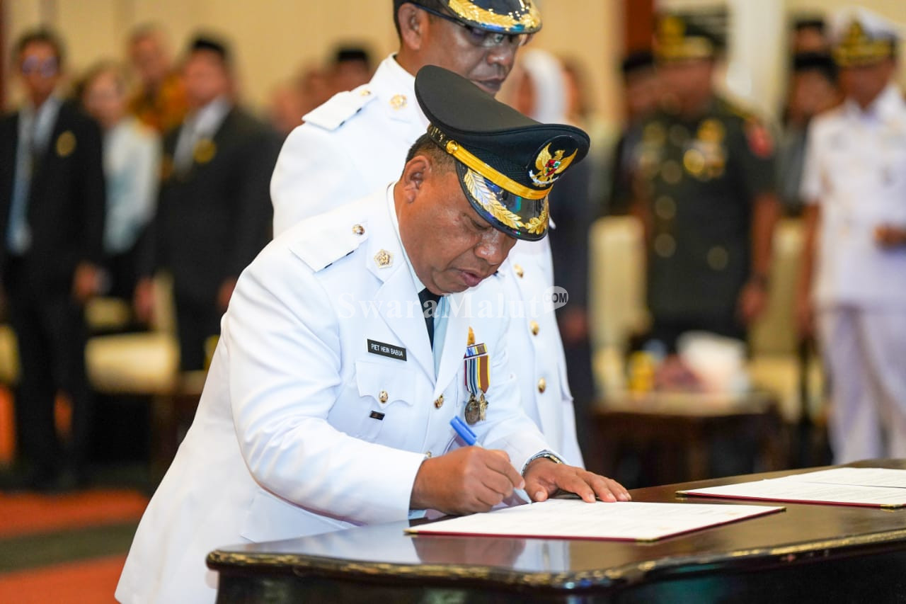 Usai Dilantik Gubernur Sherly Djoanda, Piet-Kasman Resmi Jabat Bupati ...
